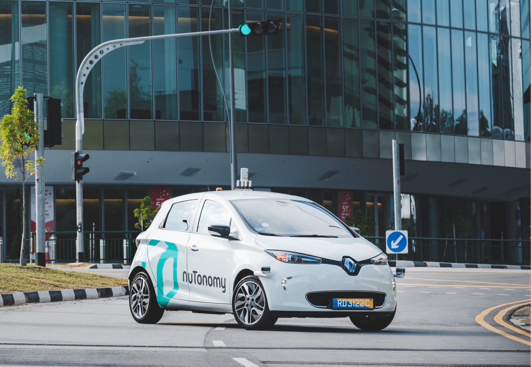 Primeiros táxis autônomos do mundo já estão nas ruas