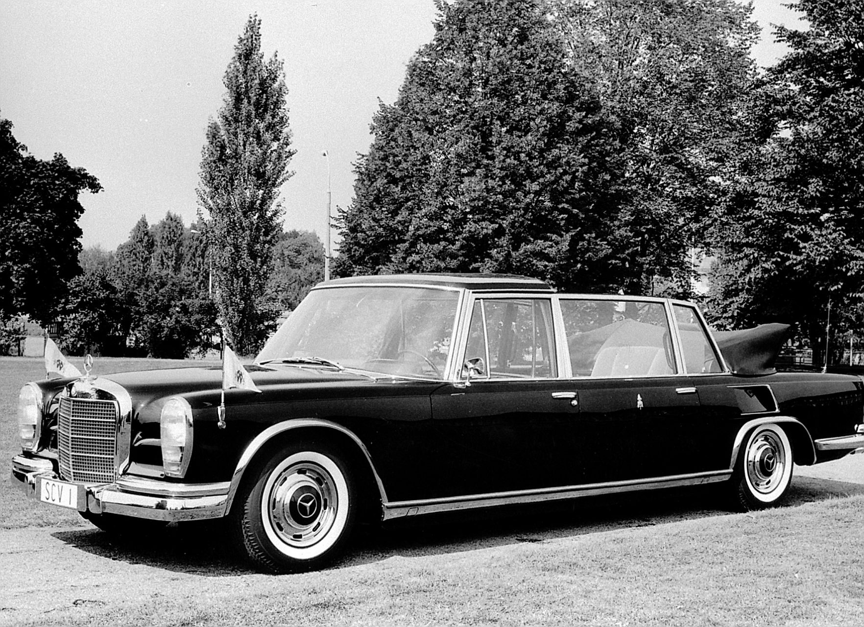 Mercedes-Benz 600 Pullman, o extravagante carro do Papa