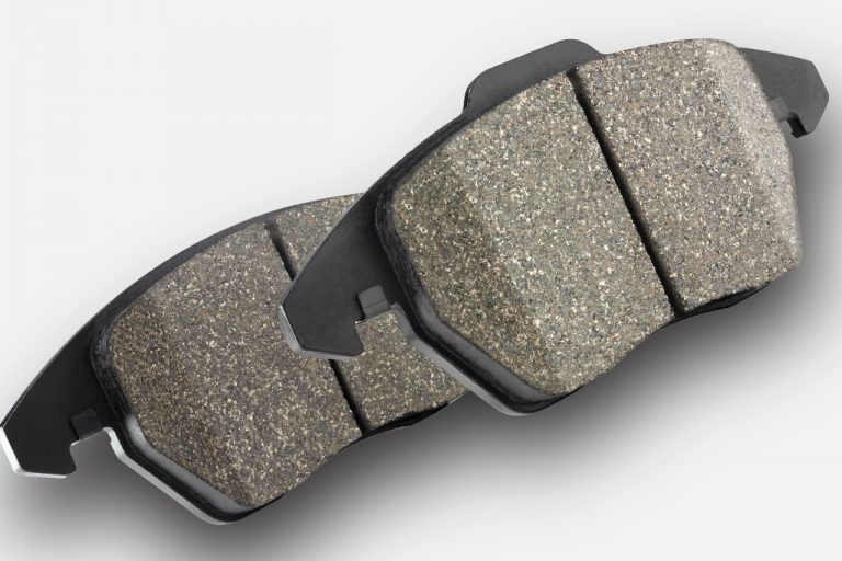 Freio de carro: veja quando trocar pastilhas, fluido e demais itens