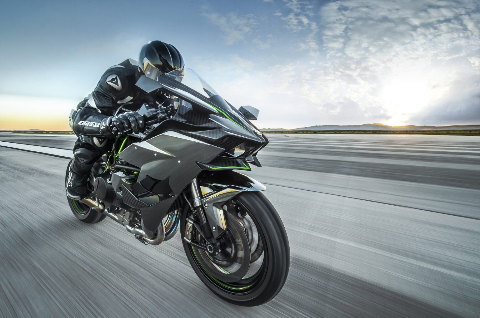 Kawasaki Ninja H2: motocicleta com aterrissagem autorizada
