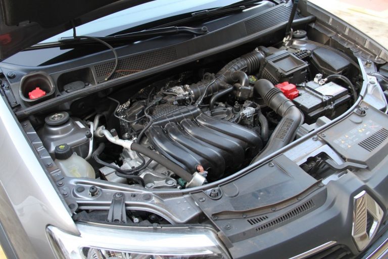 Renault Logan 2020 Iconic: avaliação revela contradições do sedã