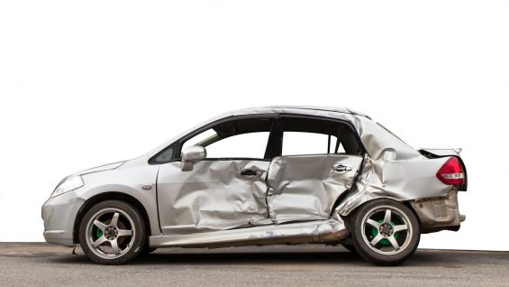 Carro batido? Saiba como descobrir na hora de comprar