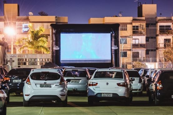 Cinema drive-in: como funciona, cuidados e opções no Brasil