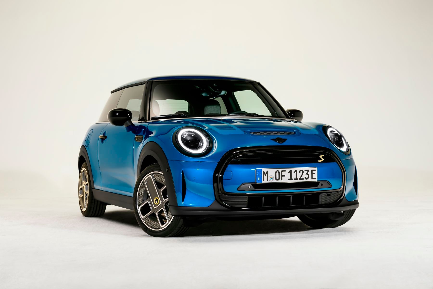 Mini elétrico chega ao Brasil neste semestre com novo visual