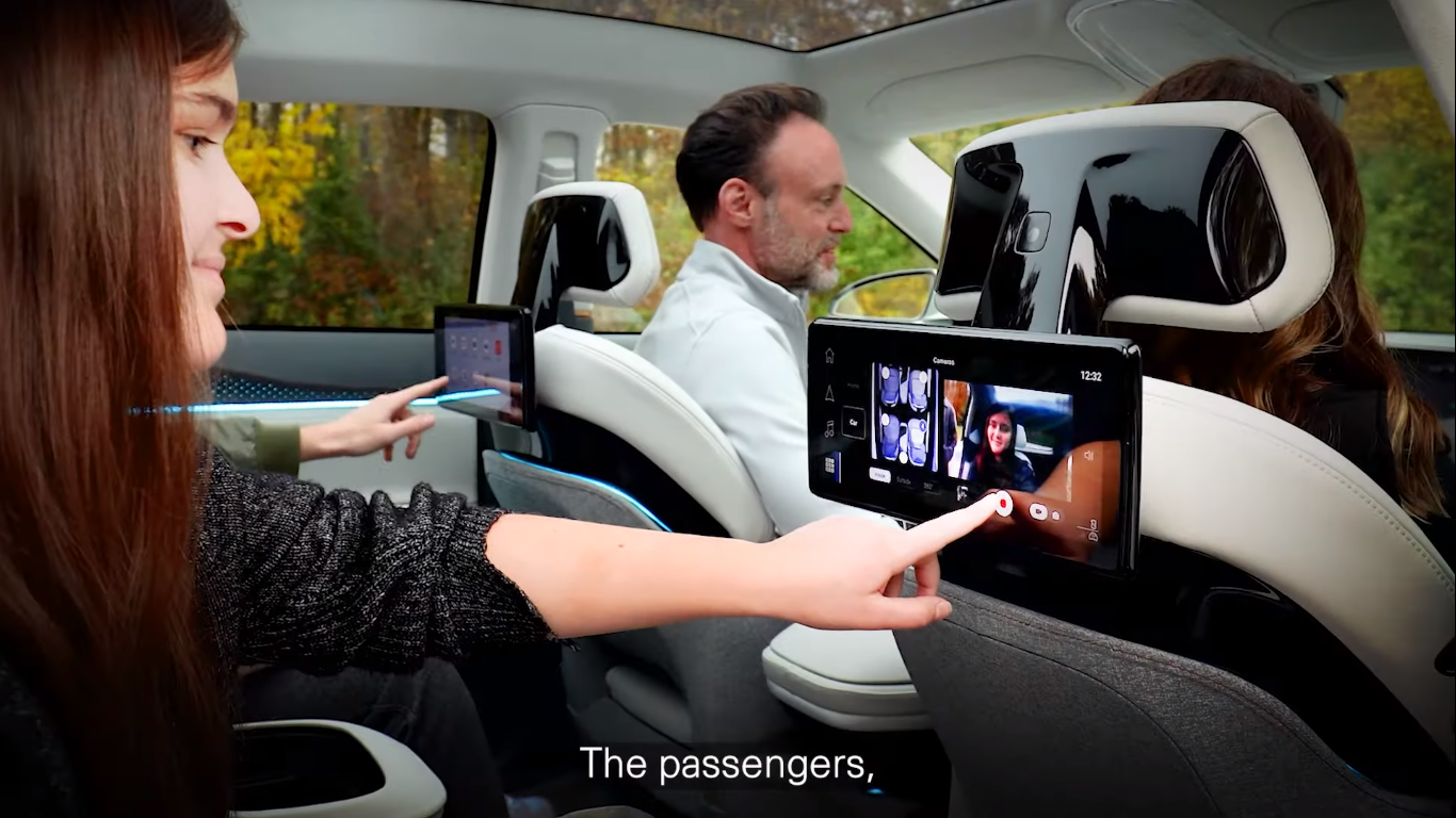 Em parceria com Foxconn, Stellantis revoluciona interior dos veículos