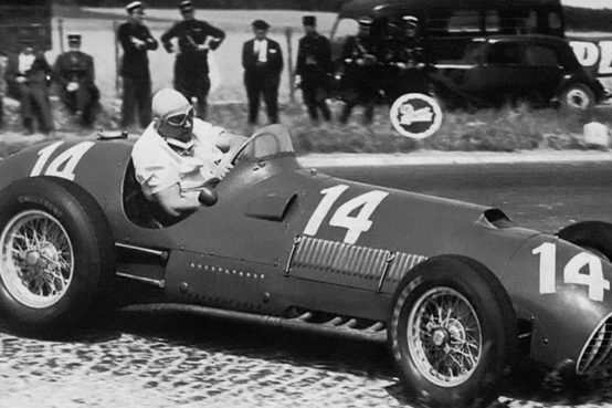 Ferrari 375 F1 volta à Silverstone 70 anos após primeira vitória