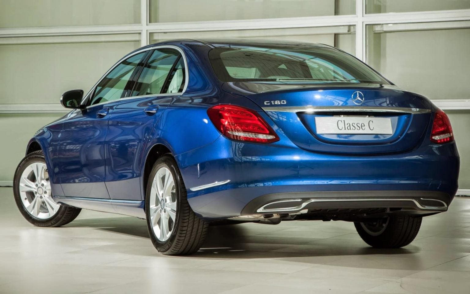 10 dicas que você deve saber antes de comprar um Mercedes C180 usado