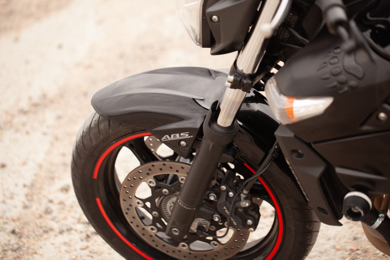 Frear a moto corretamente pode salvar sua vida: veja como fazer