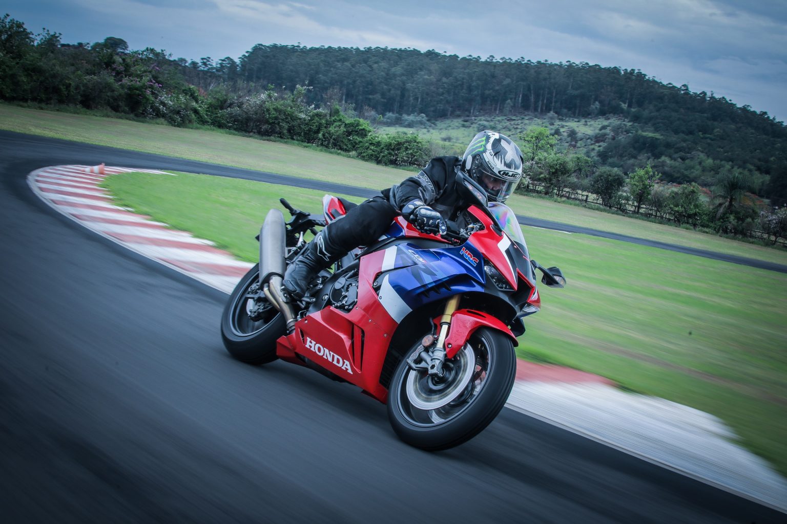 Honda CBR 1000RR-R Fireblade SP 2022: lâmina de fogo afiada