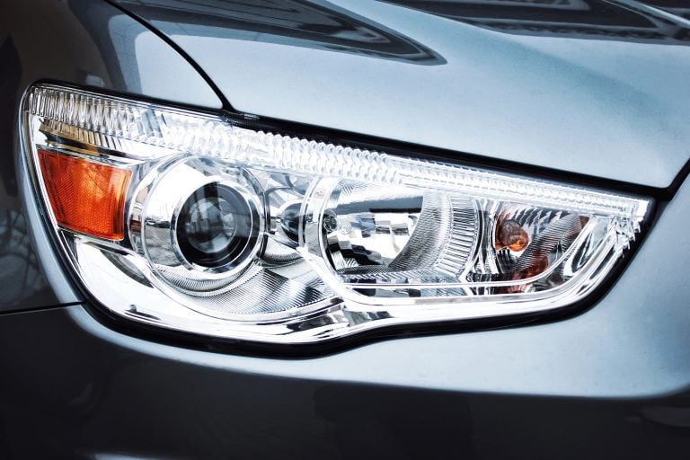 Você sabe qual é o tipo de farol que equipa o seu carro?