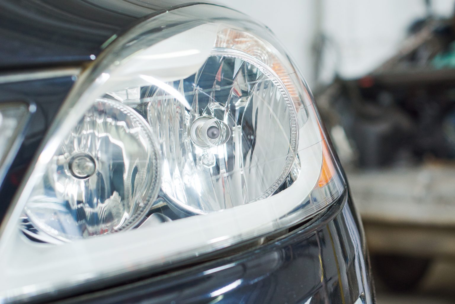 Você sabe qual é o tipo de farol que equipa o seu carro?