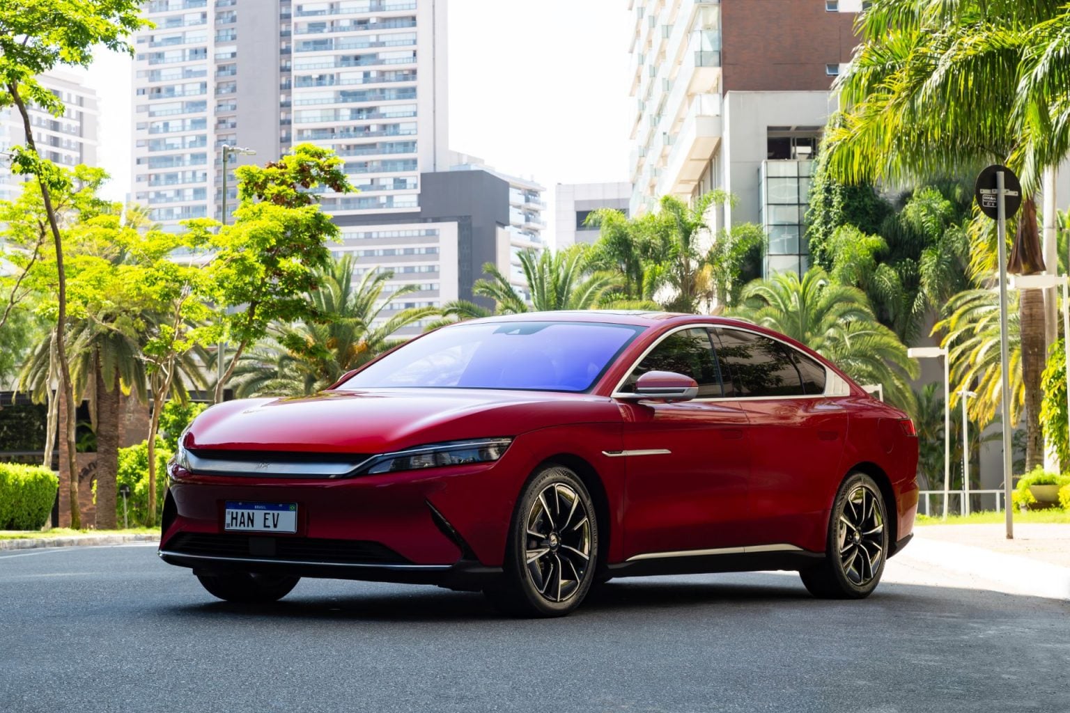 BYD Han: sedan elétrico chinês é luxuoso, mas custa mais de meio milhão