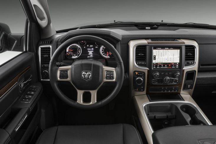 Ram Classic custa R$ 349.990 e peita Toyota Hilux