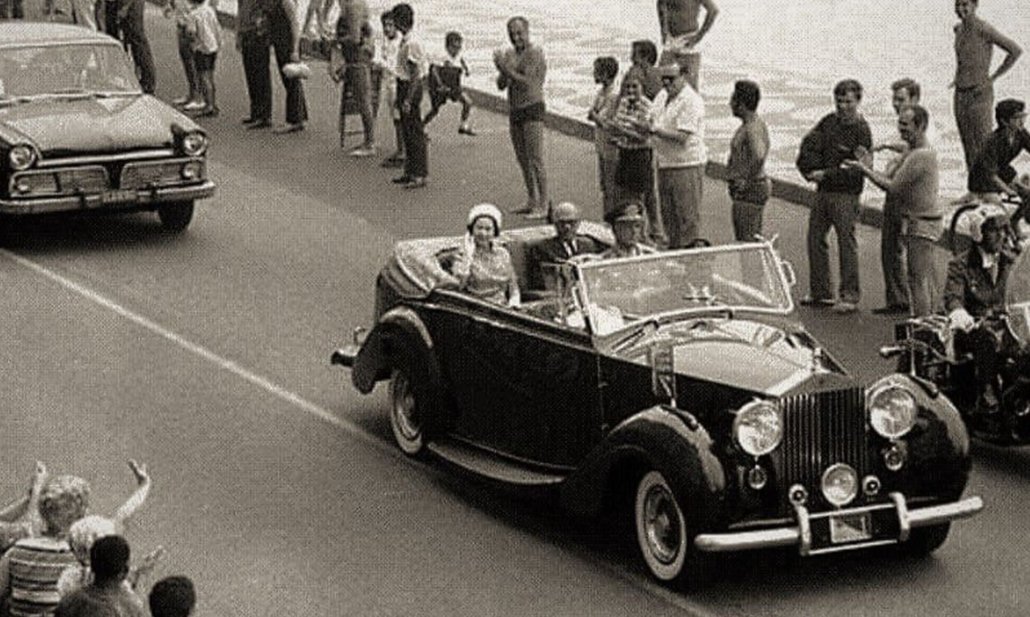 Conheça os carros que conduziram a rainha Elizabeth II no Brasil