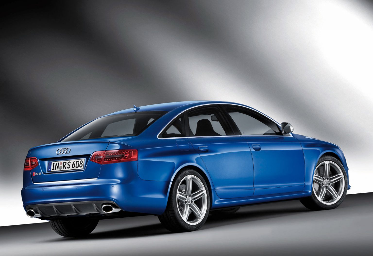 Audi RS6: há 20 anos, sinônimo de pura tecnologia e esportividade