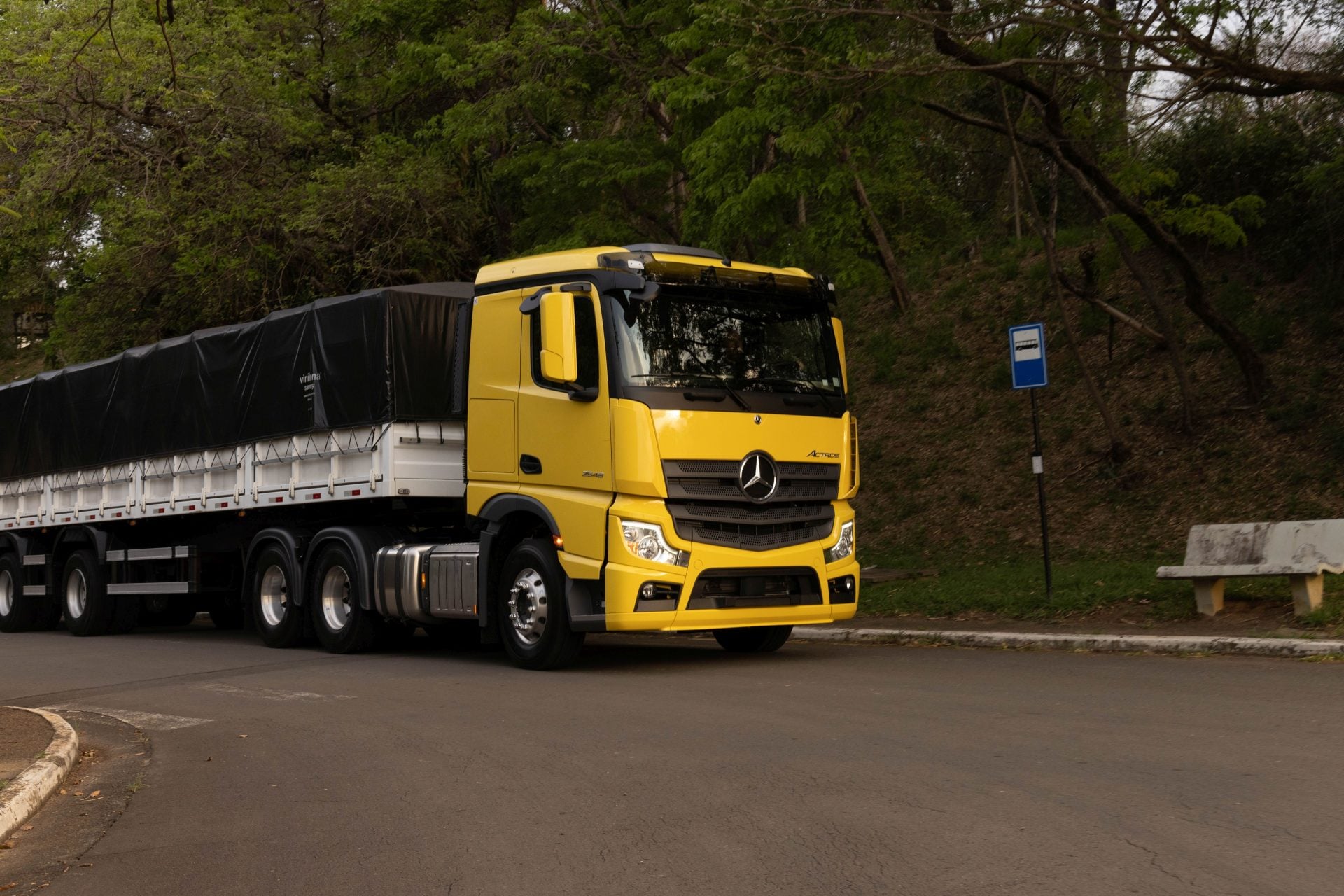 Mercedes-Benz Axor sai de linha no Brasil; conheça seu substituto