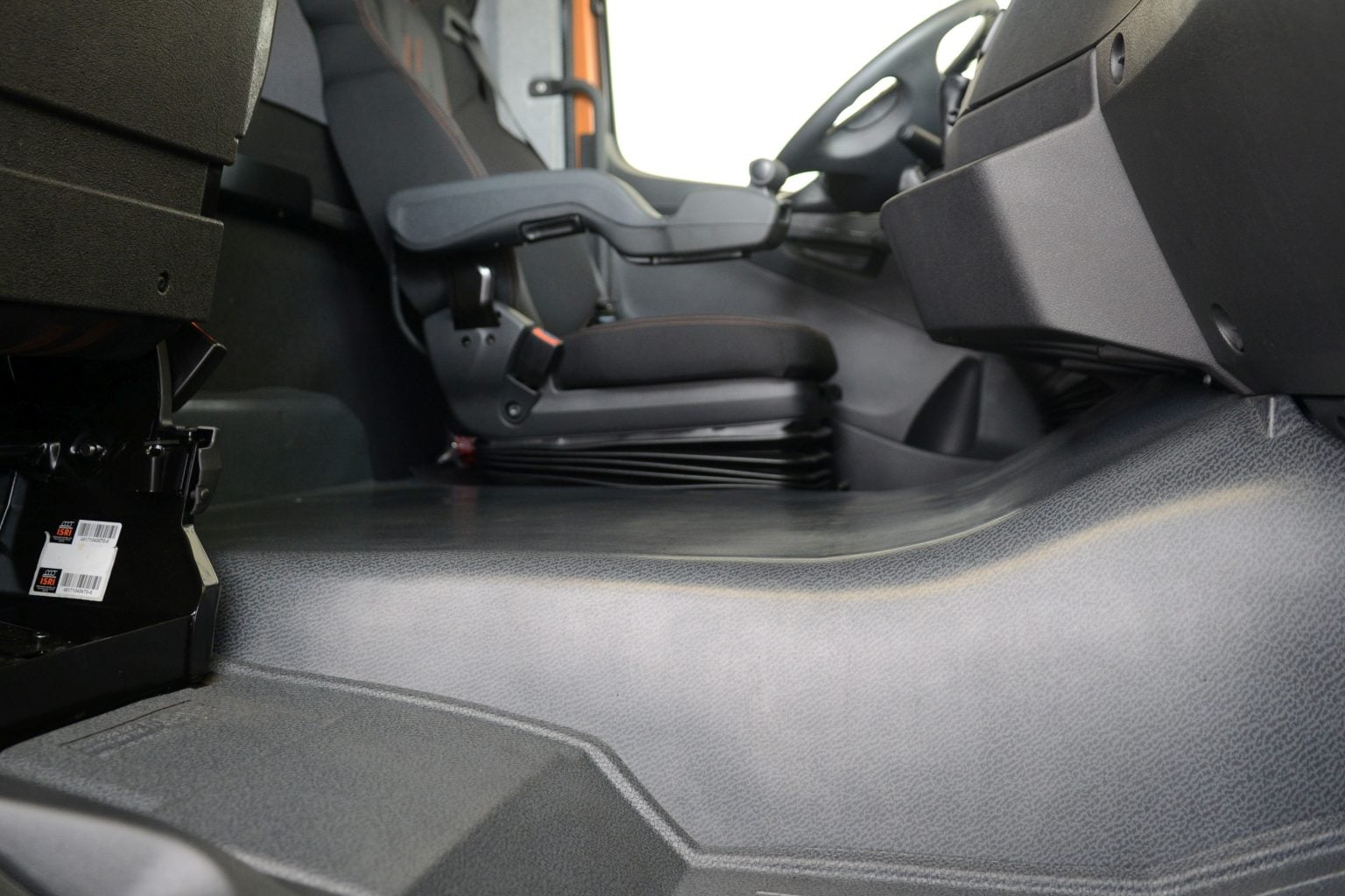 Mercedes-Benz Axor sai de linha no Brasil; conheça seu substituto