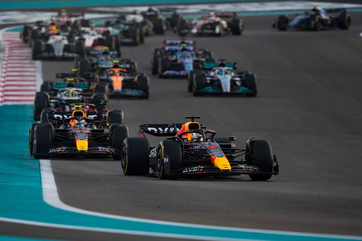 F1 adota novas regras em 2023 para reduzir o porpoising dos carros