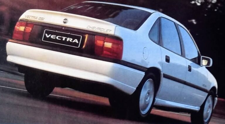 Carros esportivos dos anos 1990: modelos, desempenho e conteúdos