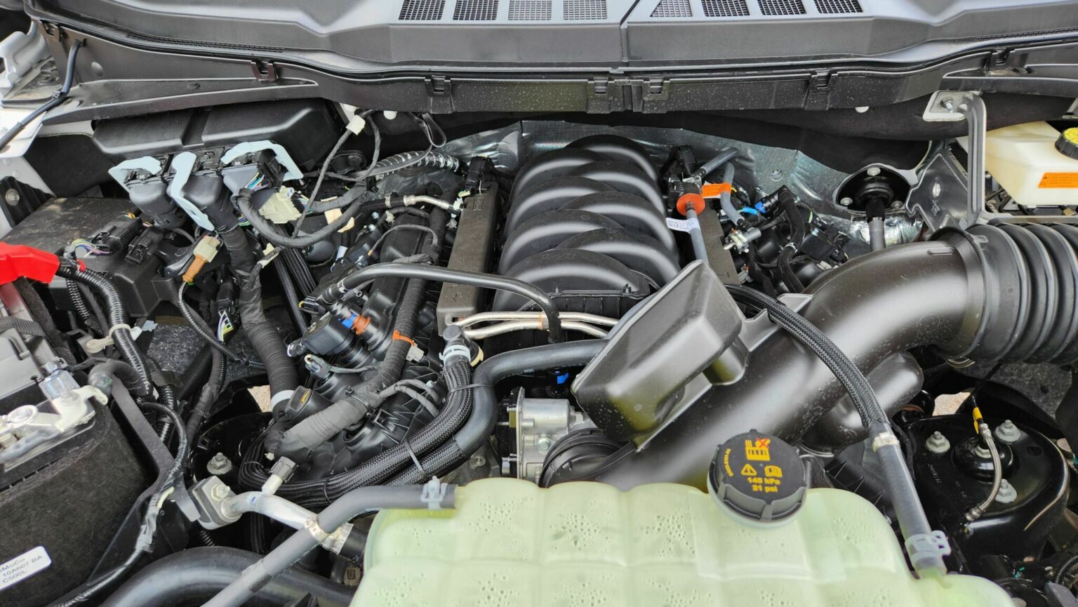 Ford F-150 2025: versão Lariat Black é a novidade da linha