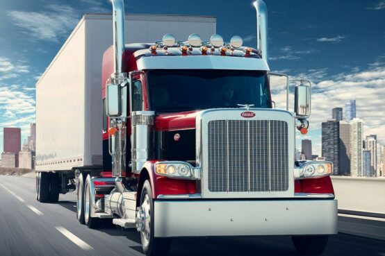 Peterbilt 589: o gigante cromado que usa motor de caminhão brasileiro