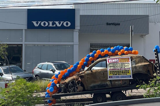 Volvo XC40 pega fogo e carcaça fica exposta; entenda o caso