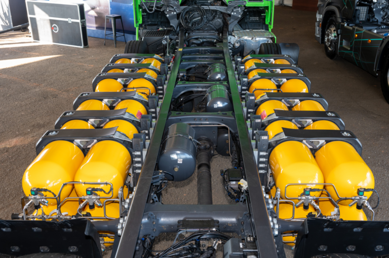 Scania apresenta X-Gás, caminhão a gás com autonomia de 900 km