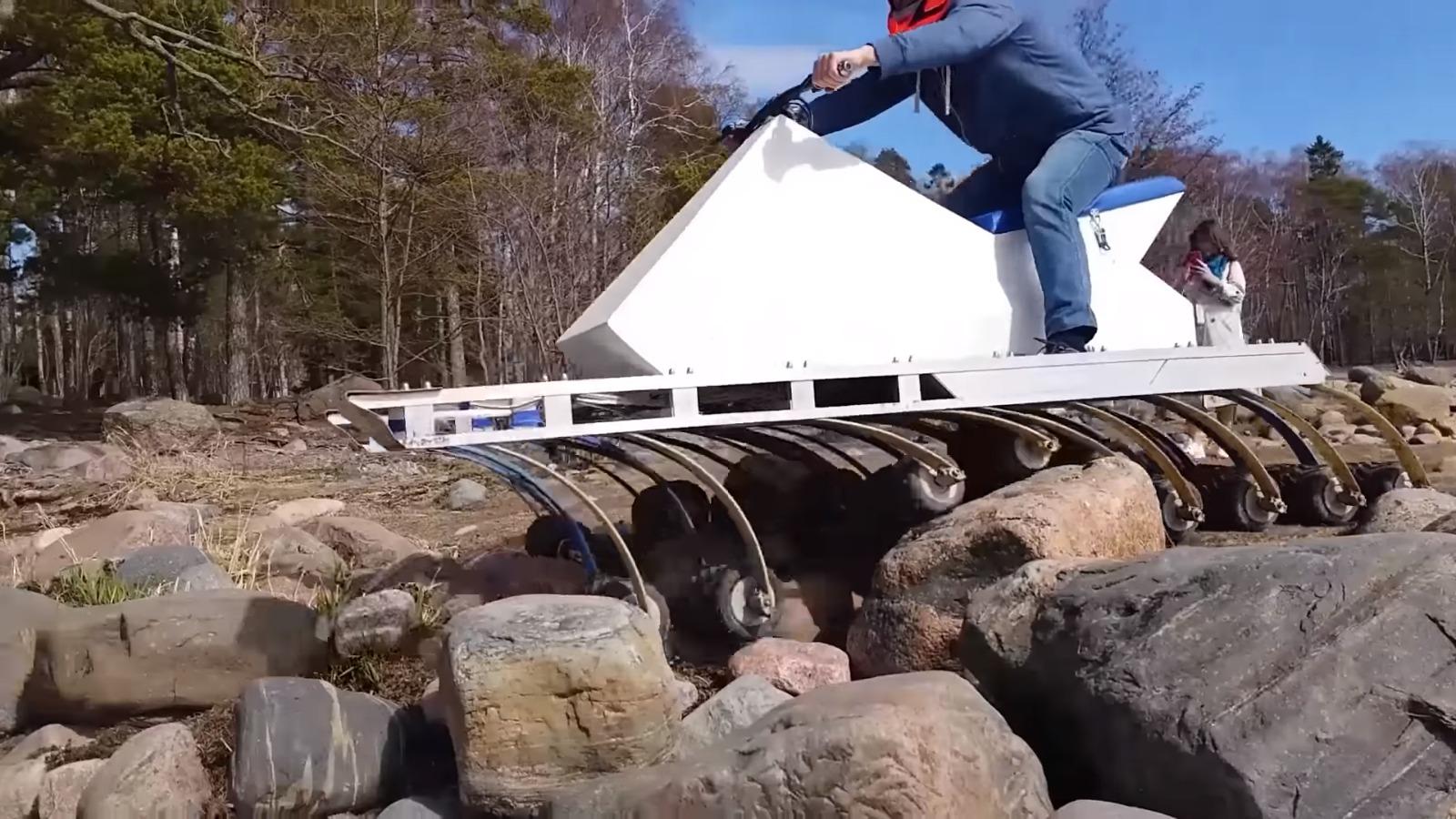 ‘Quadriciclo’ de 18 rodas é melhor off-road que algumas picapes da moda ...