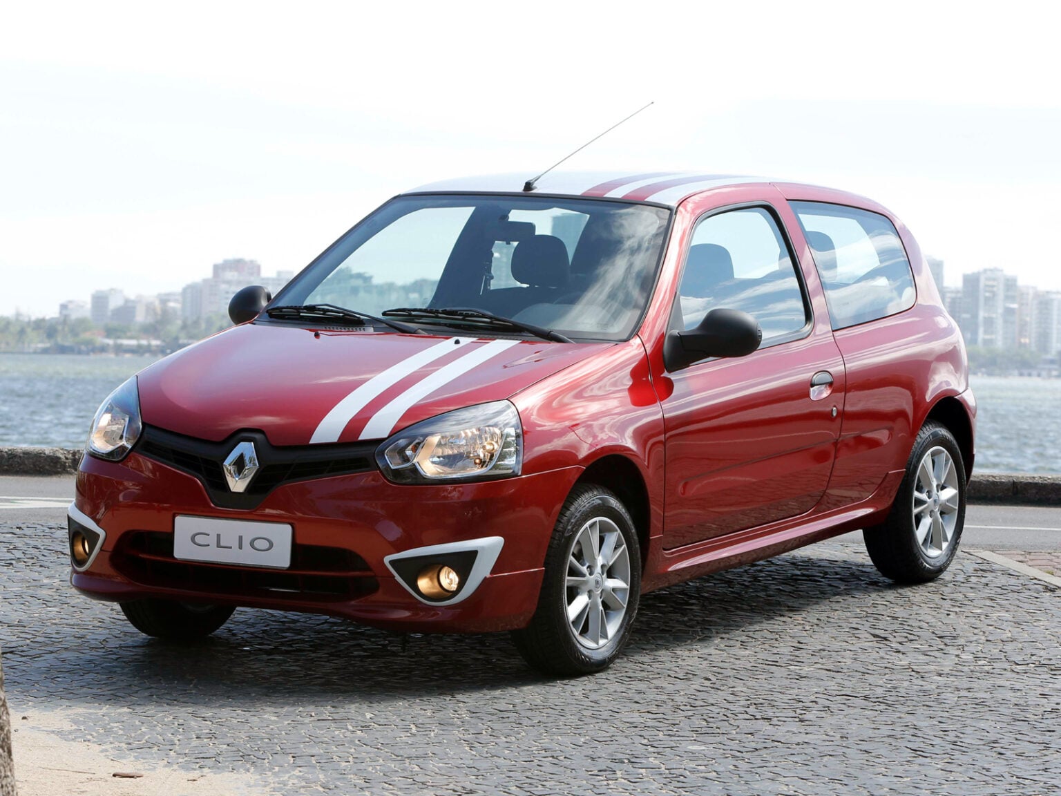 Conheça 5 carros que são feios, porém são bons de dirigir