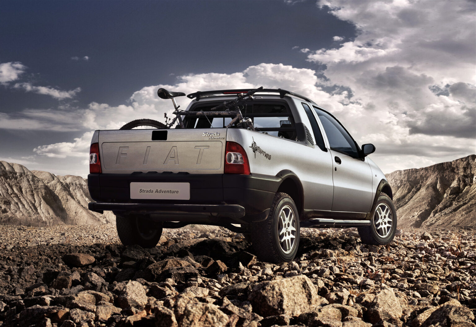 25 anos de Fiat Strada: veja as inovações da picapinha italiana