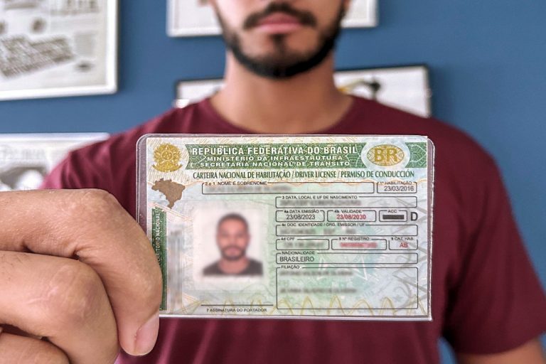 Foto da CNH: o que pode e o que não pode? Entenda as regras