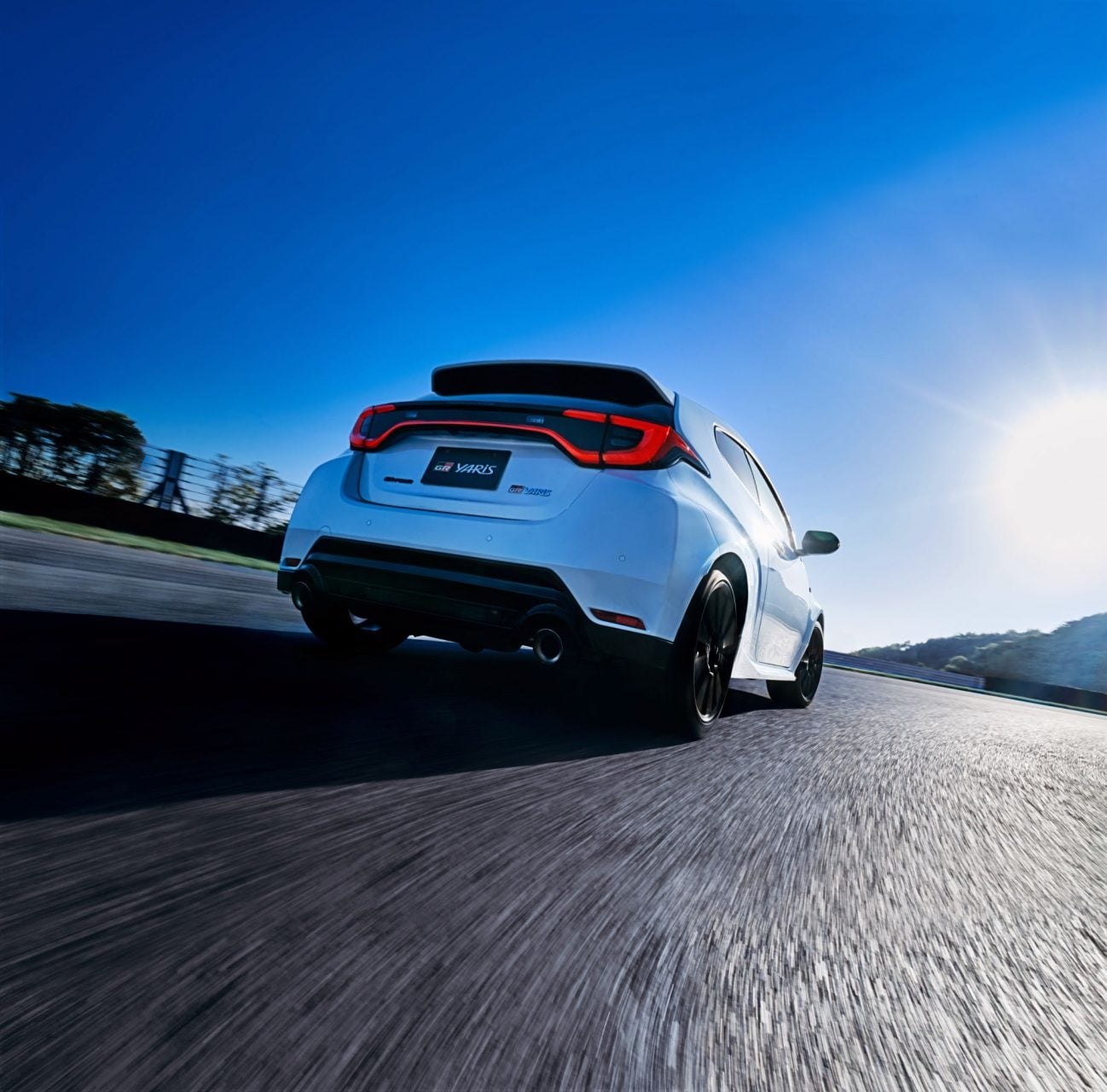 Toyota GR Yaris fica mais potente e ganha câmbio automático