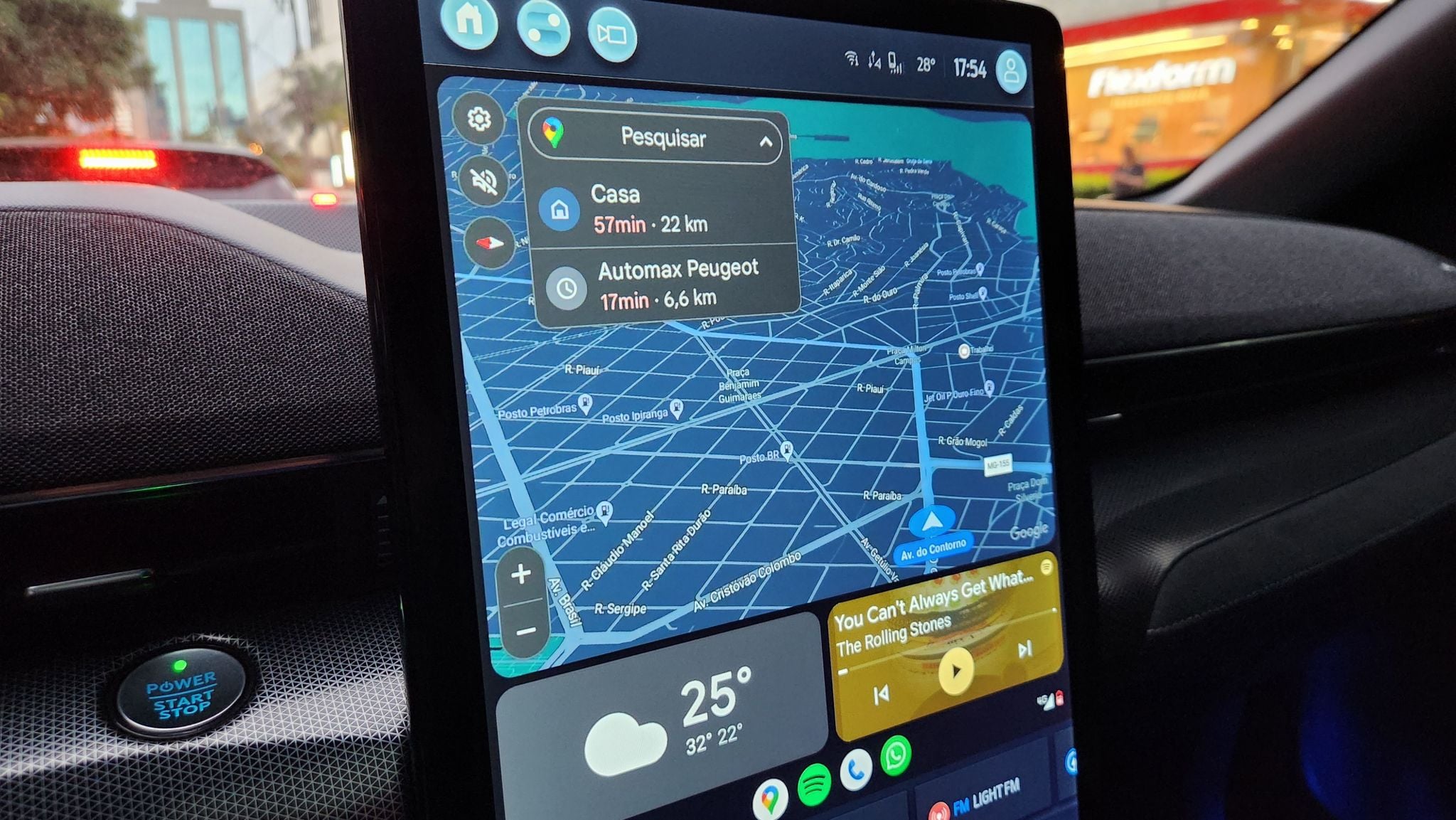 O que é Android Auto? Descubra se dá para conectar no seu carro