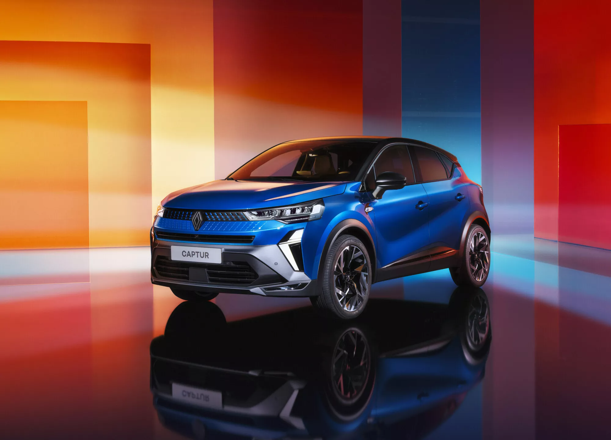 Renault Captur é atualizado e ganha nova cara, na Europa