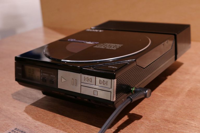 Discman: 40 anos do tocador portátil que virou mania nos anos 1990