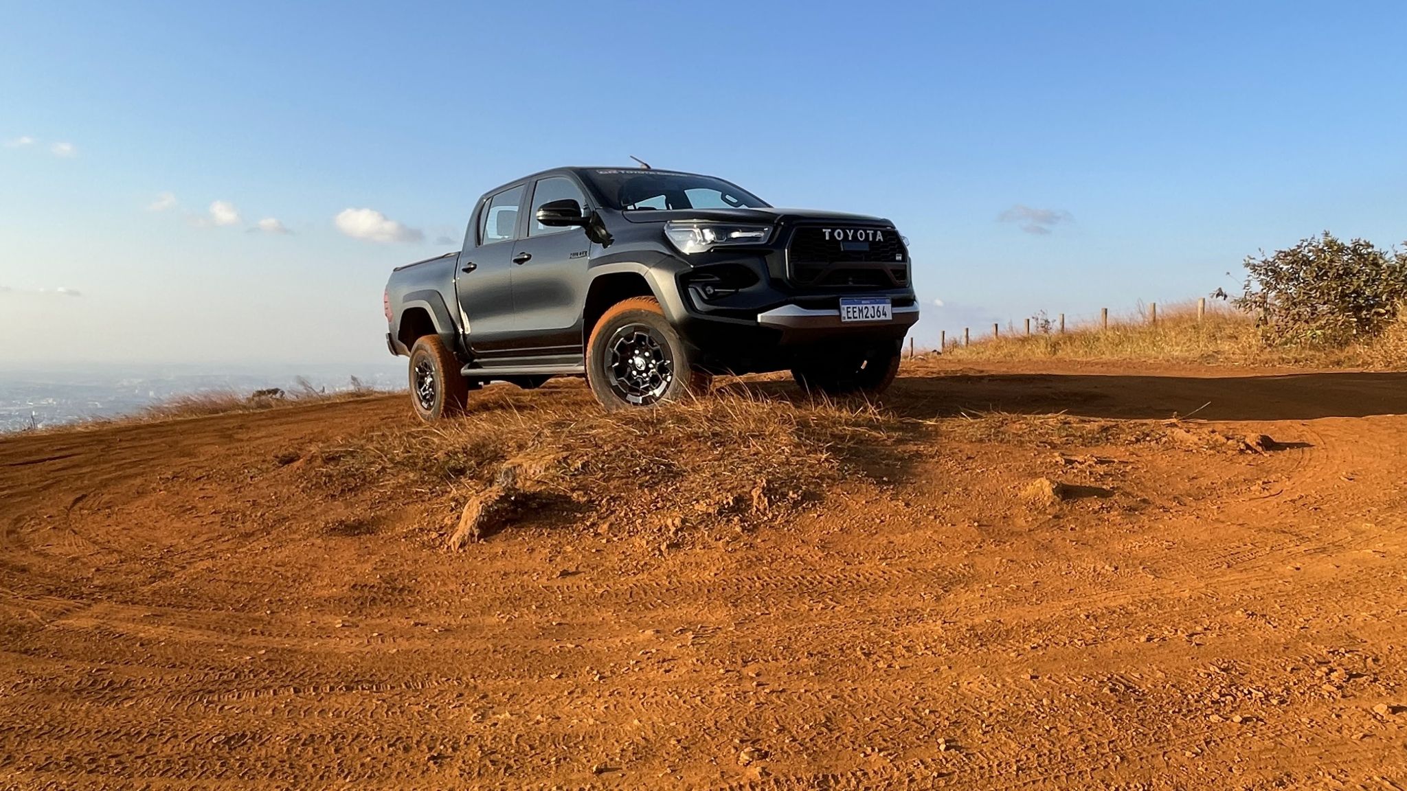 Toyota Hilux Fora De Estrada Comparativo: Toyota Hilux Vs. Principais