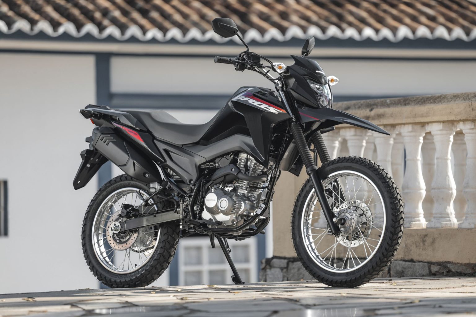 Honda NXR 160 Bros 2025 ganha ABS e outras melhorias