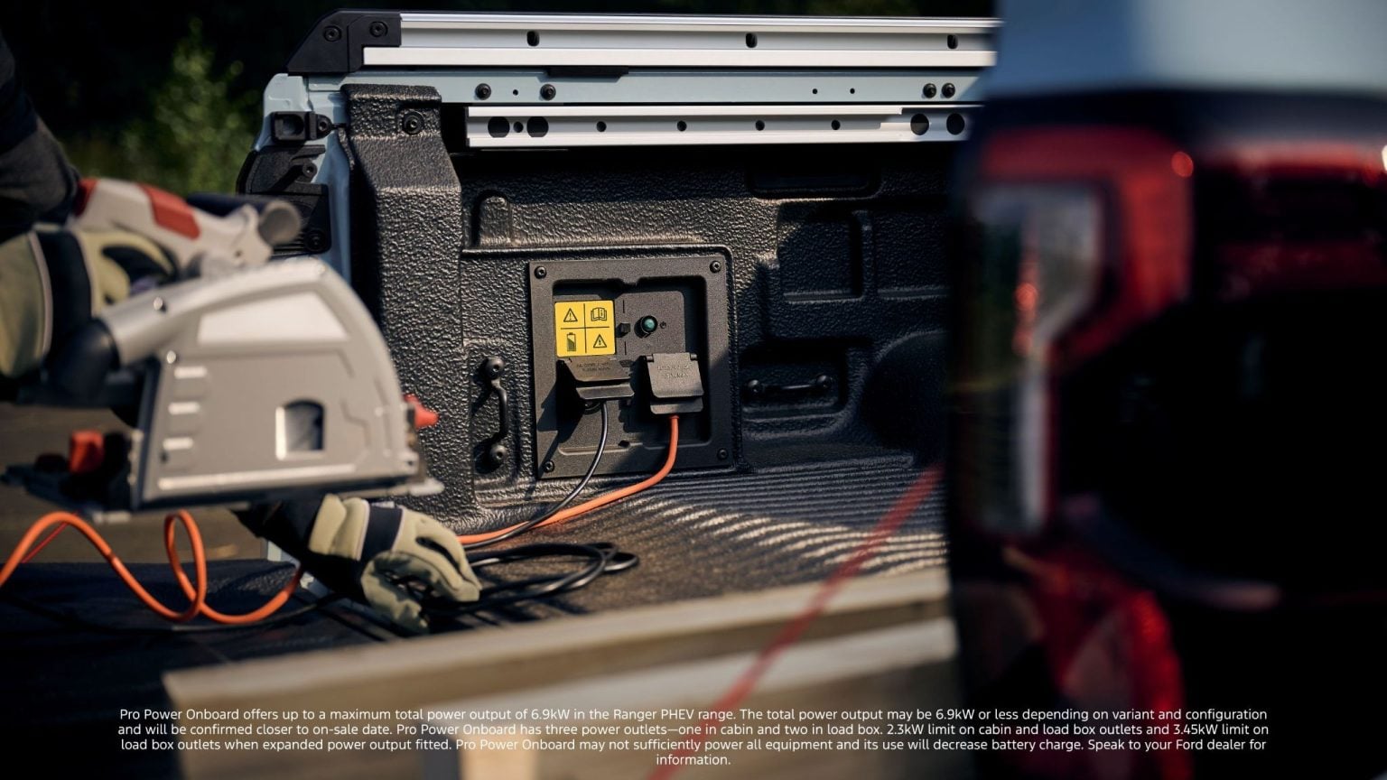 Ford Ranger ganha versão híbrida plug-in focada no trabalho