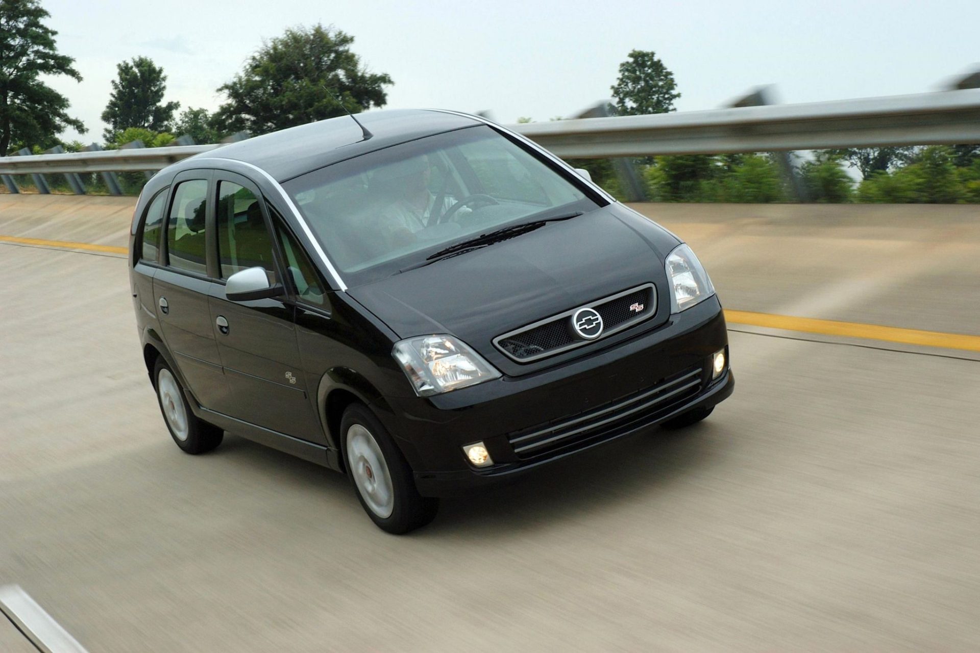 Descubra: 10 fatos sobre a Chevrolet Meriva 2012