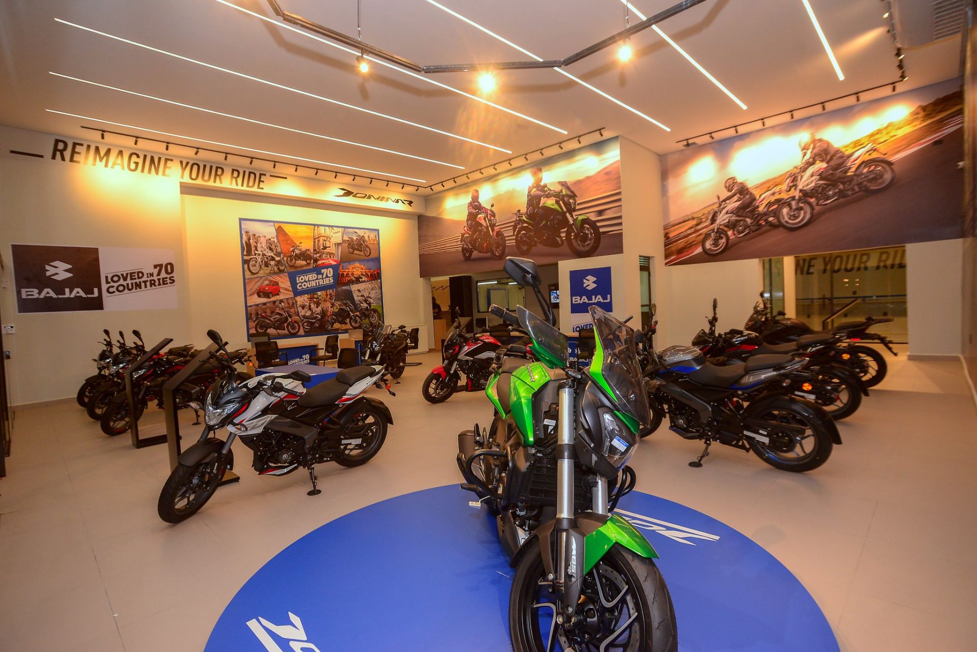 Bajaj inaugura 26ª loja e caminha para concretizar promessa