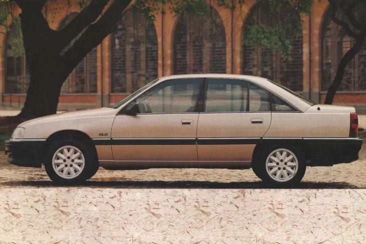 Omega deveria ter motor Lotus, só que não