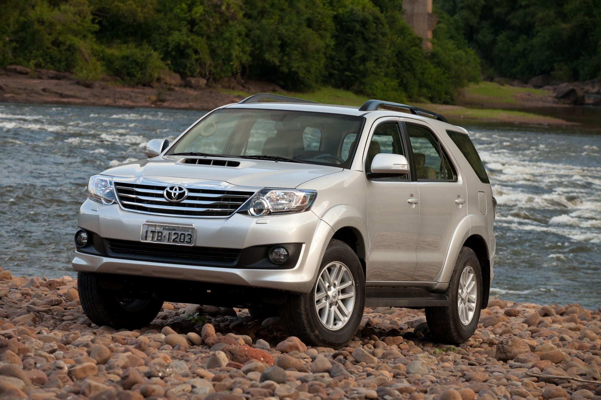 Carro usado: 10 fatos sobre o Toyota SW4 2015