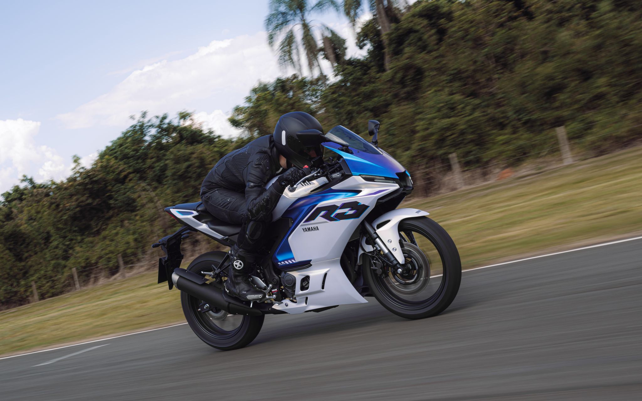 Yamaha R3 Connected chega ao Brasil por R$ 36.990