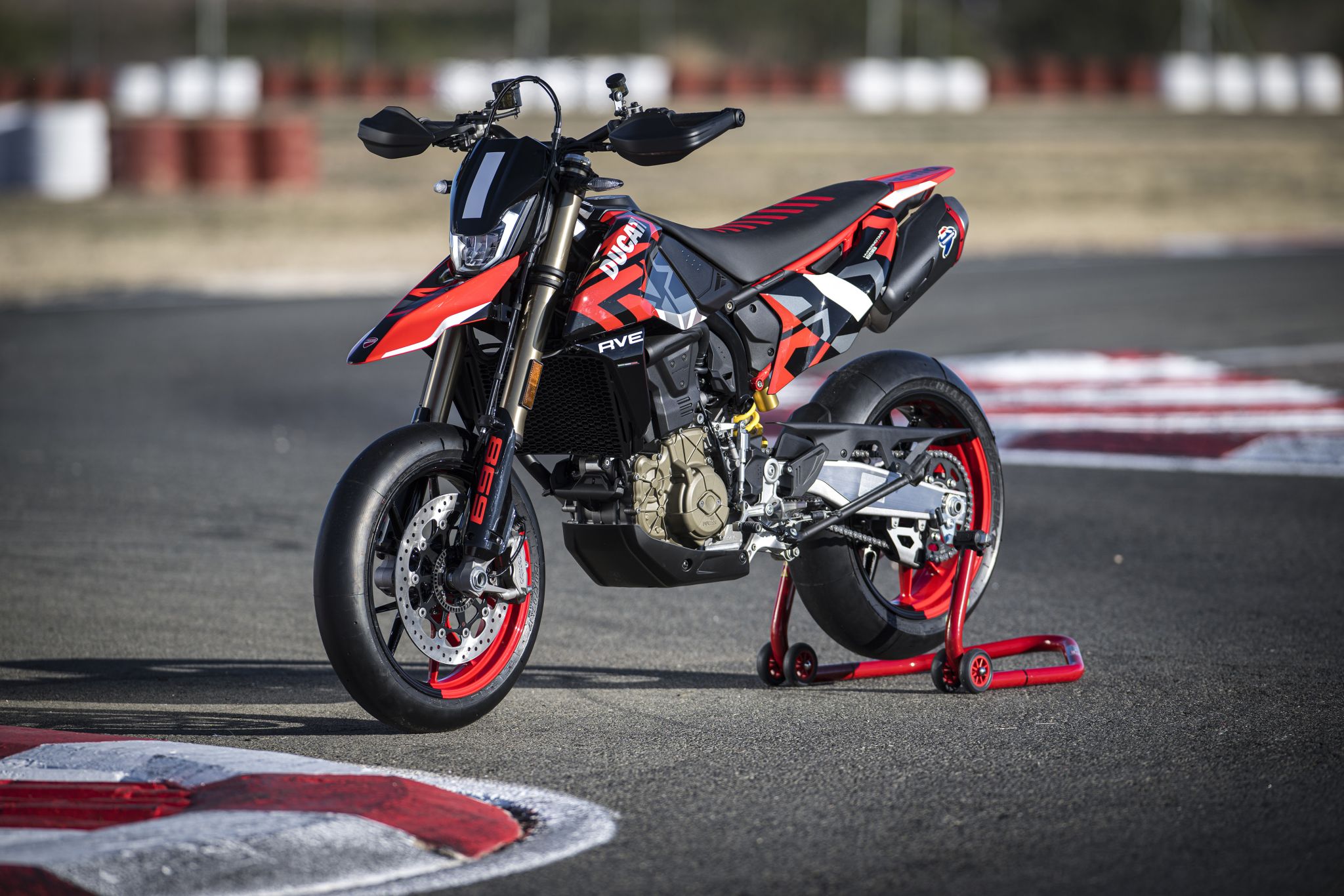 Ducati Hypermotard 698 Mono RVE é lançada no Brasil