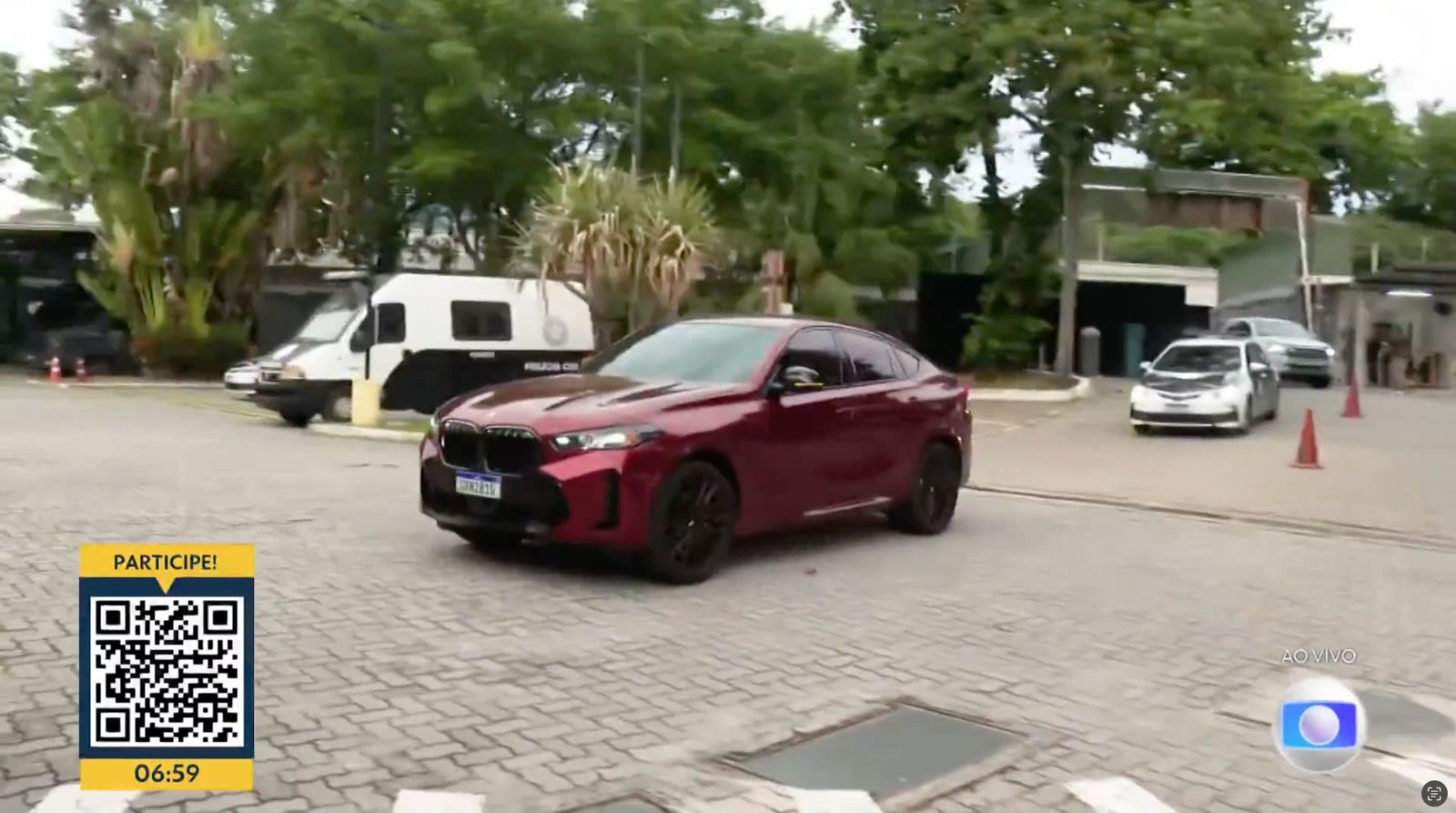 Polícia apreende BMW X6 M de MC Poze do Rodo