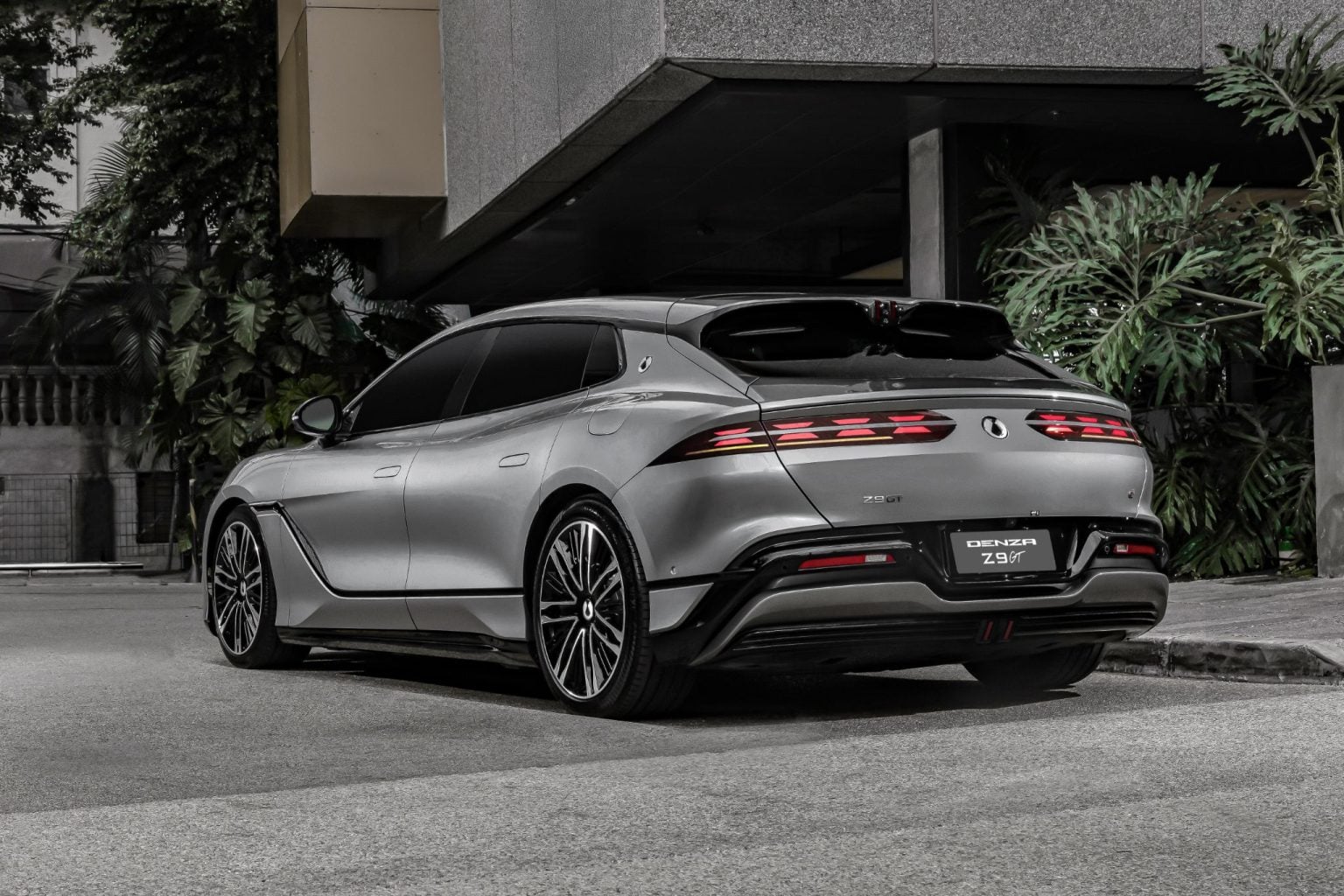 Denza Z9GT: marca de luxo da BYD estreia no Brasil com perua