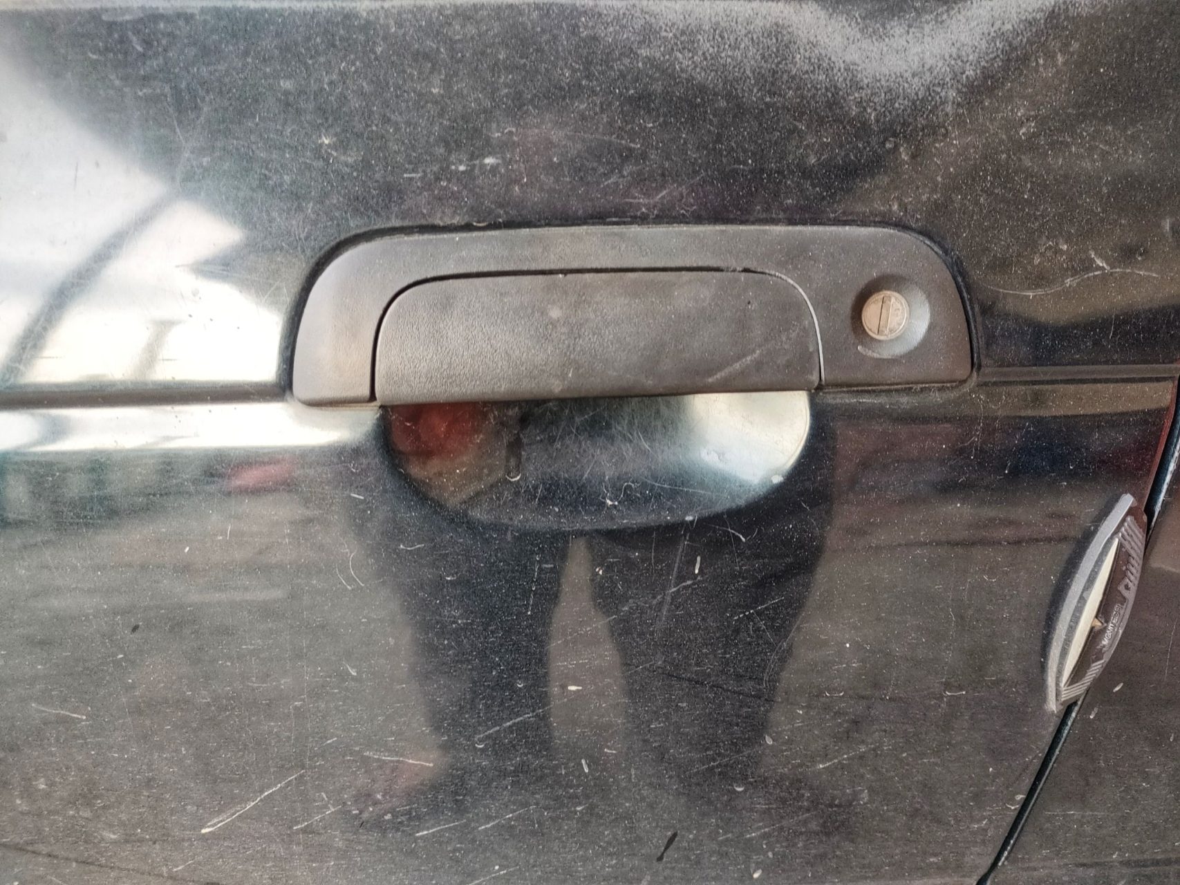 Cuidados para manter seu carro preto brilhando