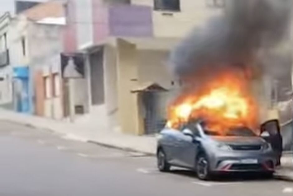 "Jeitinho" causa o primeiro incêndio de um BYD elétrico no Brasil