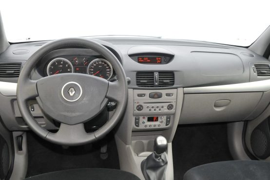 Renault Symbol: o mais do mesmo que não colou