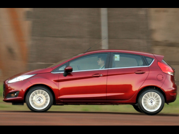 Ford New Fiesta Titanium 1.6 16V PowerShift 2017 | AutoPapo